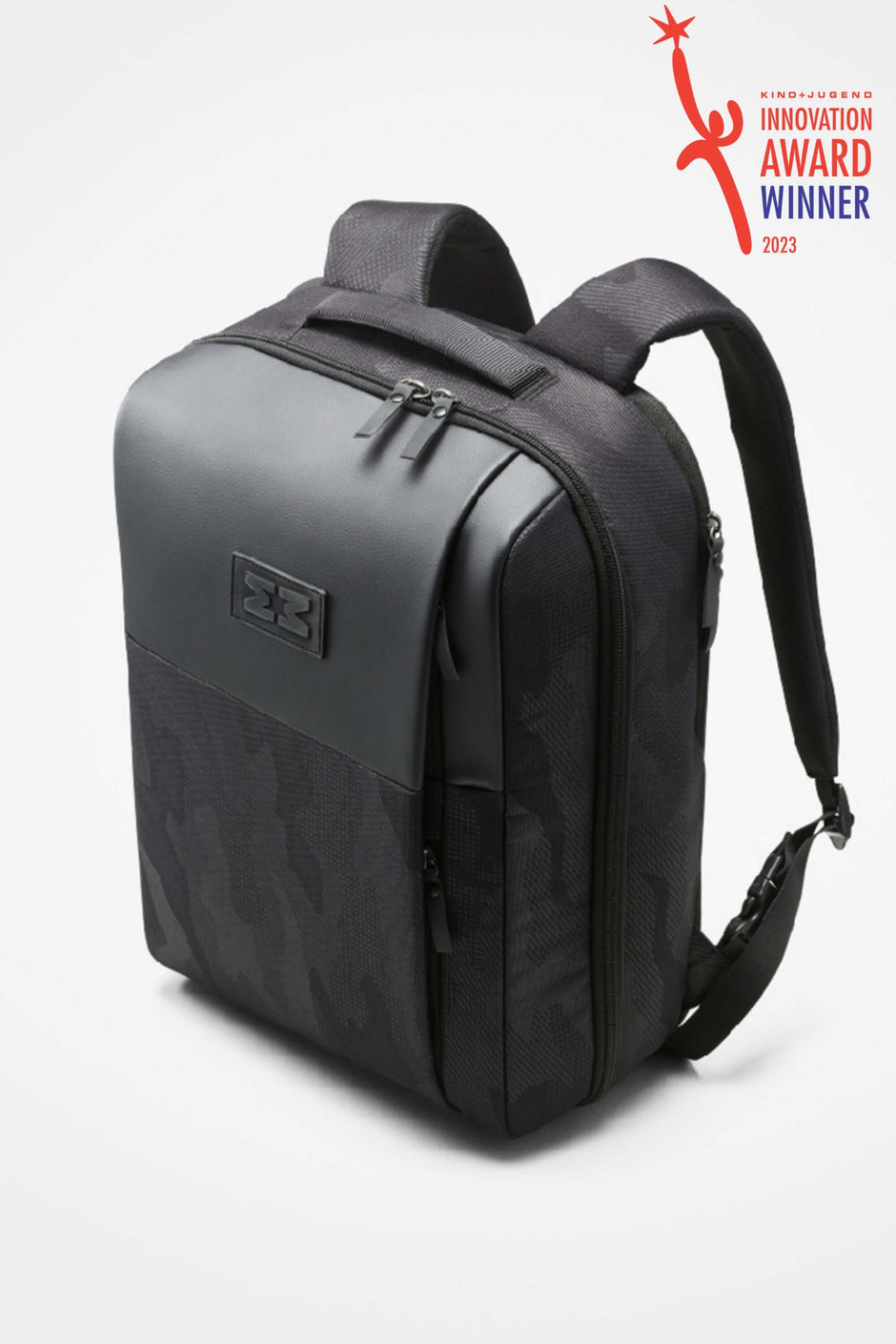 MiniMeis shoulder carrier - MiniMeis backpack - Gamechanger shoes