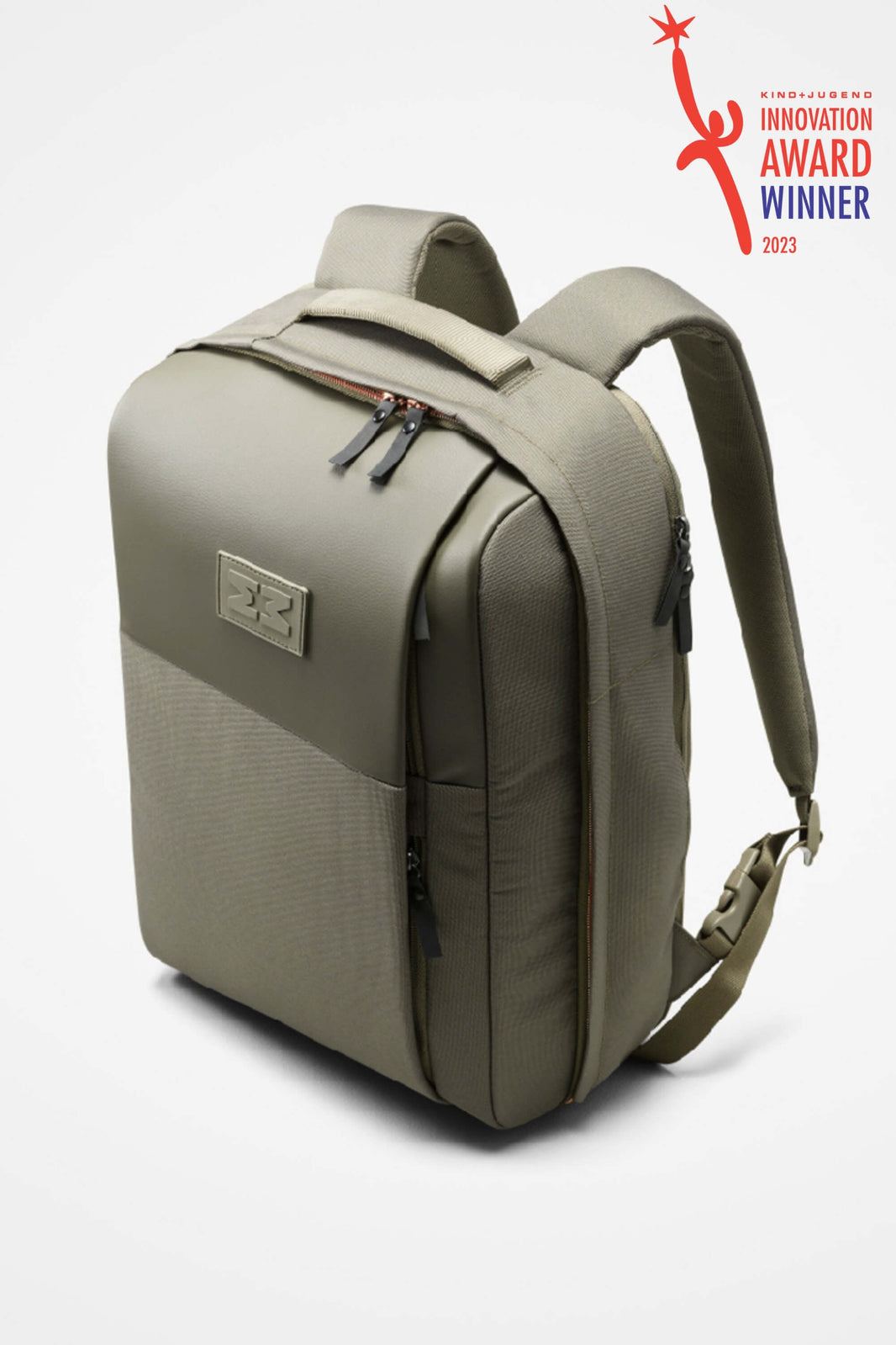 MiniMeis shoulder carrier - MiniMeis backpack - Gamechanger shoes